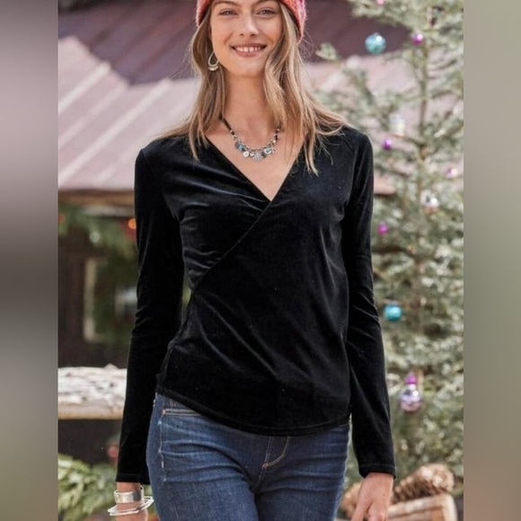 Sundance | Tops | Sundance Morgan Velvet Women Black Long Sleeve Faux ...